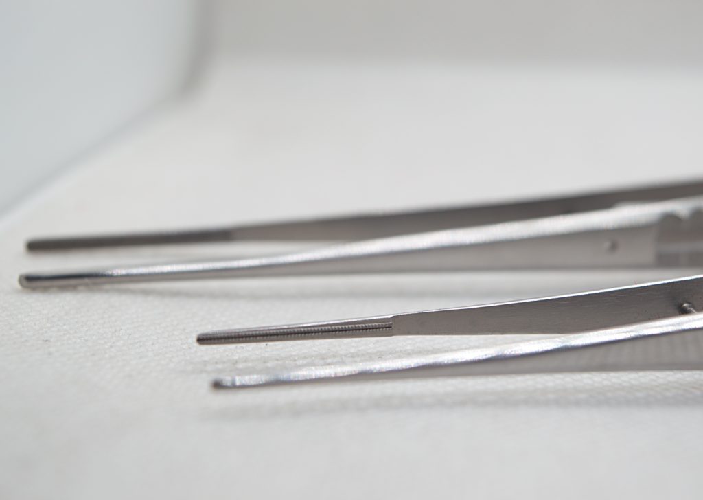 DEBAKEY ATRAUMATIC TISSUE FORCEPS, 24CM, EXTREMELY LIGHT – Alberon